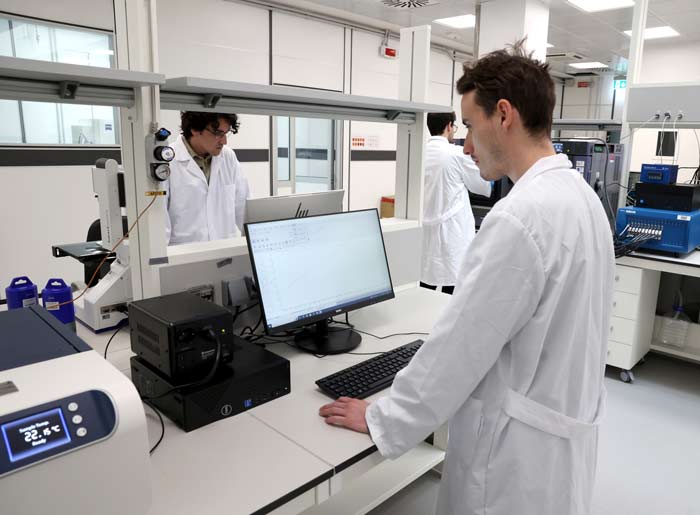 Nasce E-Cells Lab, il laboratorio congiunto tra Alma Mater, Ferrari e ...